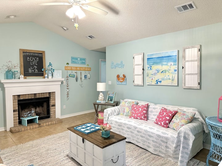 Sunkissed Cottage      *Solar Heated Pool " - Navarre, FL