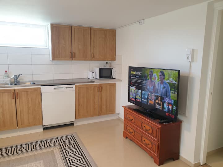 Clean And Peaceful Semi-basement With 3 Bedrooms - Lund
