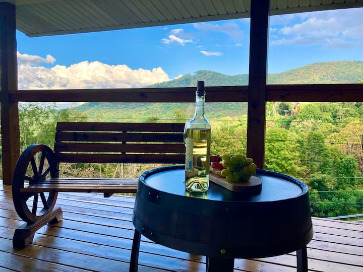 Roan Vista Cottage: Hiker's Paradise - Roan Mountain, TN