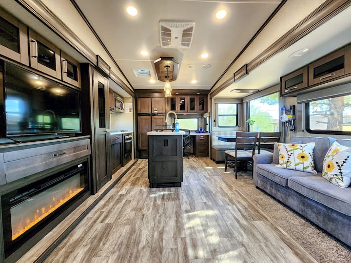 Spacious Rv With Large Gated Private Yard - Sonora