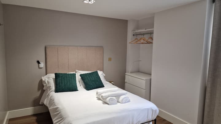 Room 1 - Lower Ground Front - Bloomsbury