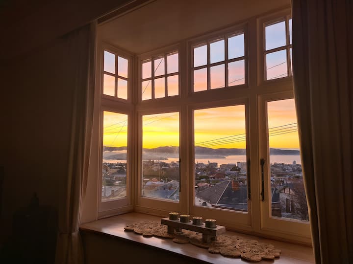 1.5k Cbd, Pano Harbour Views;  Unique Buddha House - 호바트