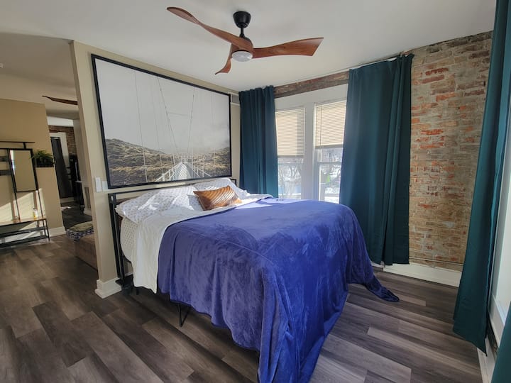 Cute 1bd Loft In Strawberry Hill #1 - Mission, KS