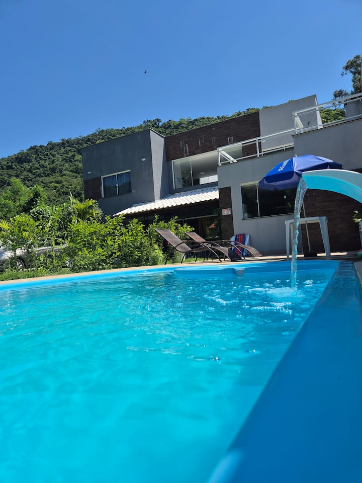 Casa Aconchegante:  Churrasco+piscina+jardim. - Niterói