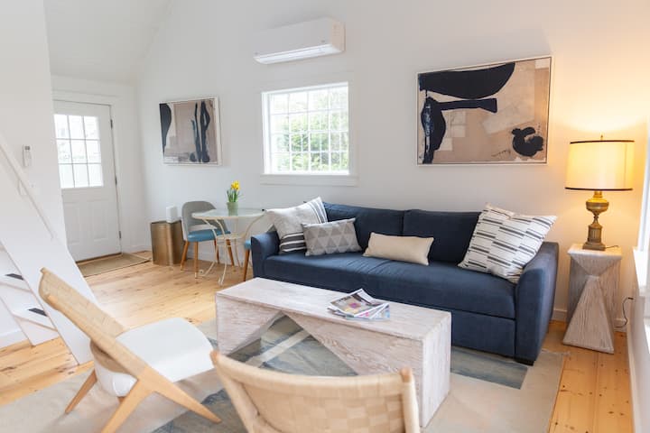 Classic Nantucket Cottage - Nantucket, MA