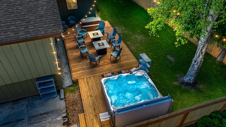 Cozy Spacious 4-level Home | Xl Hottub - Alaska