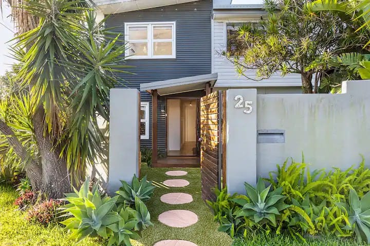 Palm Beach House | Pet & Family Friendly - Gold Coast