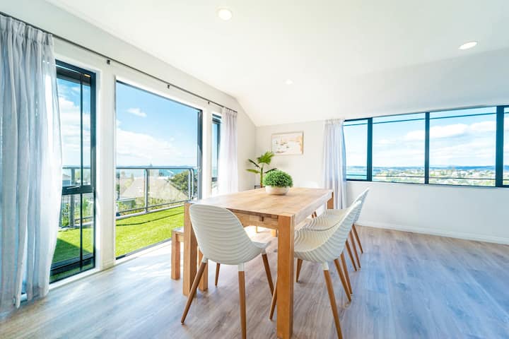 Family Friendly Oceanview Howick Home - Pets+ - Beachlands