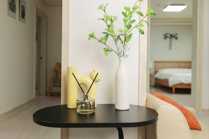 [할인]50평/방4침대4/욕실2/무료주차/평일출장적합/엘리베이터/공항/ktx/상무지구 - Gwangju