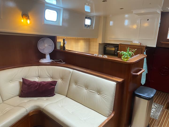 Enjoy Boat & Bed In Monnickendam - Volendam