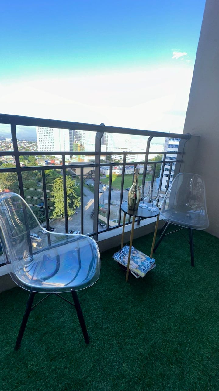 2br Near Bgc & Makati. Karaoke | Netflix | Amazon - Taguig