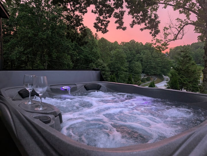 Hot Tub⁘fire Pit⁘waterfalls⁘zipline⁘golf⁘vineyard - Dillard, GA