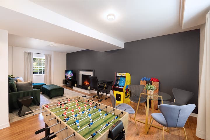 Uva/hospital 5 Min + Game Room Sleeps 12 - Charlottesville, VA