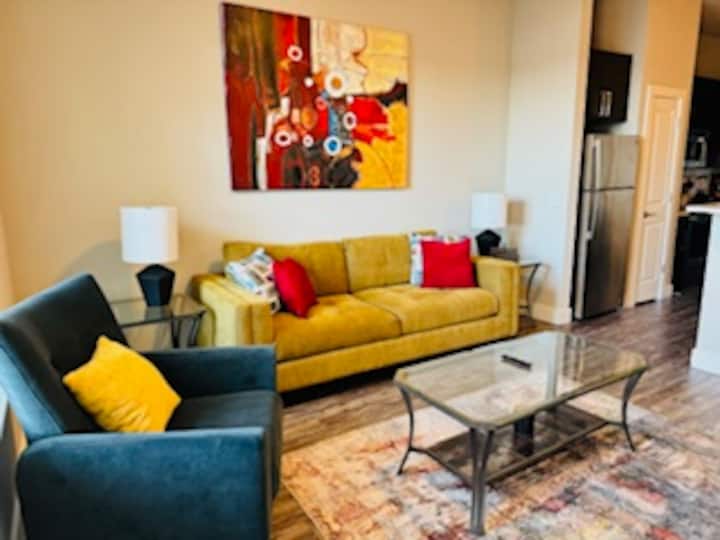 20 Percent Off Thanksgiving Week! Great Location! - Dallas, TX