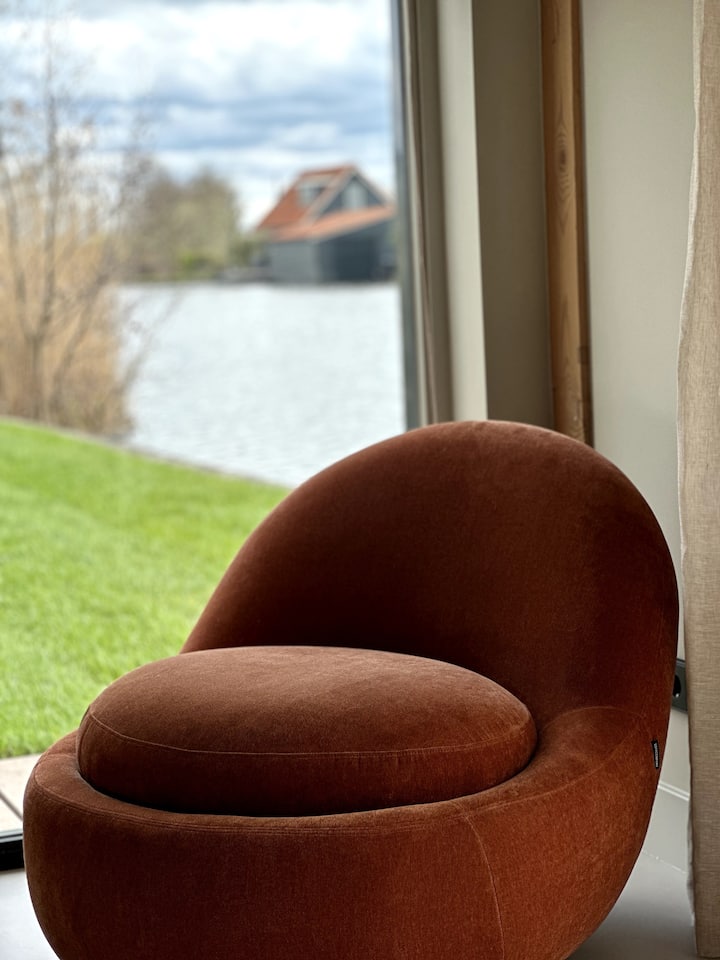 Guesthouse De Waterliefde Loosdrecht 
(Per Boot) - Maarssen