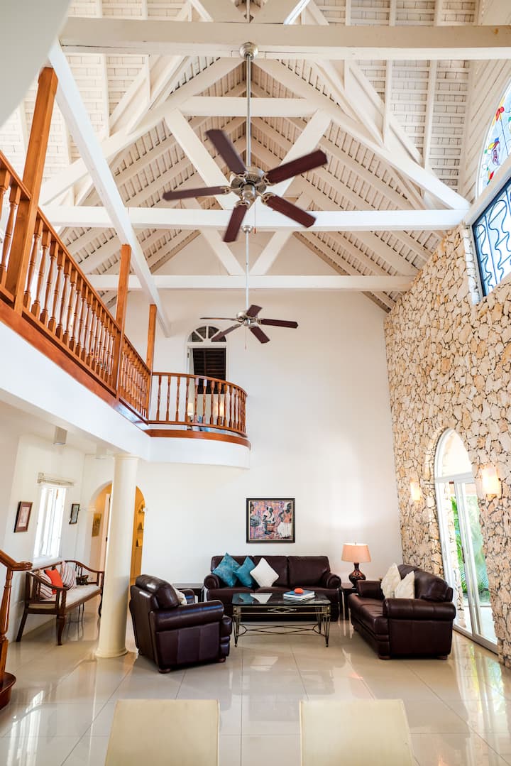 Villa Bimiti Mt Irvine With Stunning Pool Nr Beach - Tobago