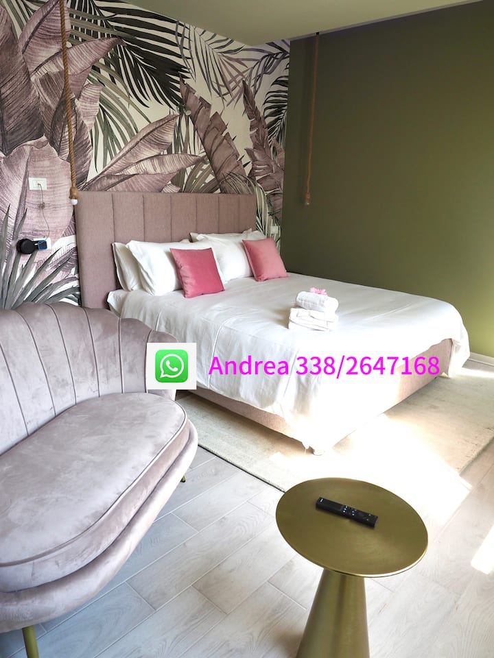 *Jungle Oasis* :  An Exclusive Urban Suite - Torino