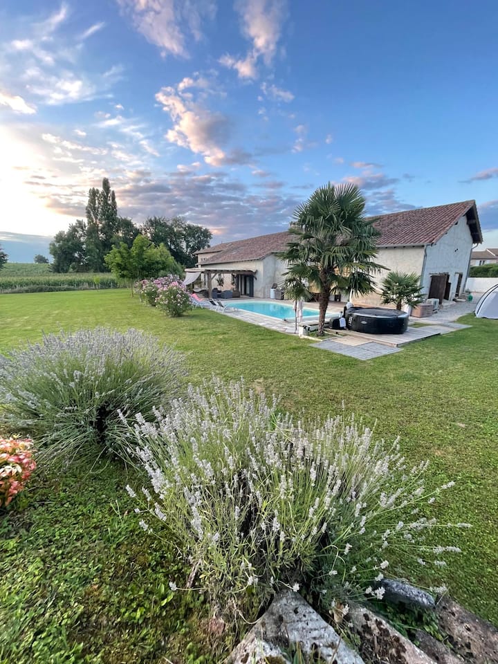 La Longère : Maison Familiale - Saint-André-de-Corcy