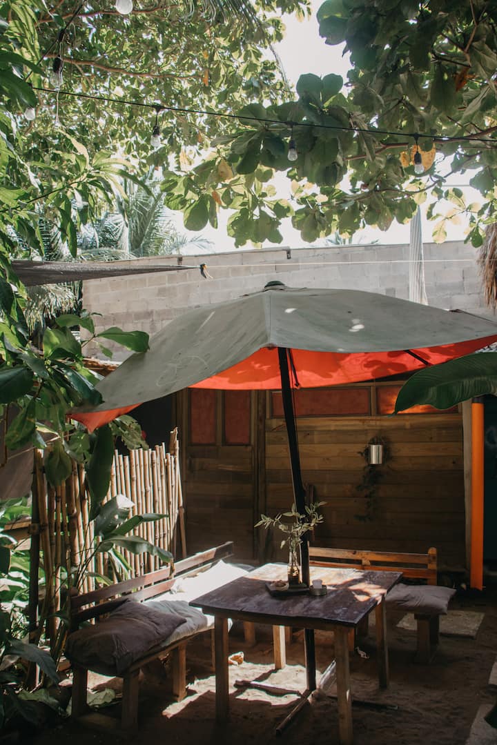 Cuarto Privado/ Cocina Y Baño Compartido - El Paredón Buena Vista