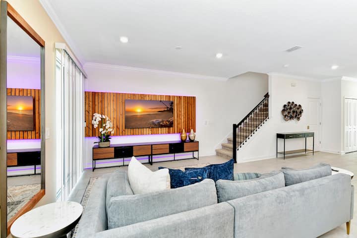 Enchanting House With A Pool, Brand New Wt 5 Rooms - Kissimmee, FL