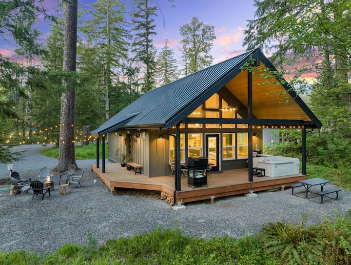 New Modern Cabin W/hot Tub 5 Mi To Mt Rainier Np - アッシュフォード, WA