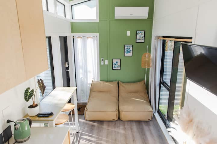 Papamoa Beach Getaway| Cosy Tiny Home + Spa - Papamoa