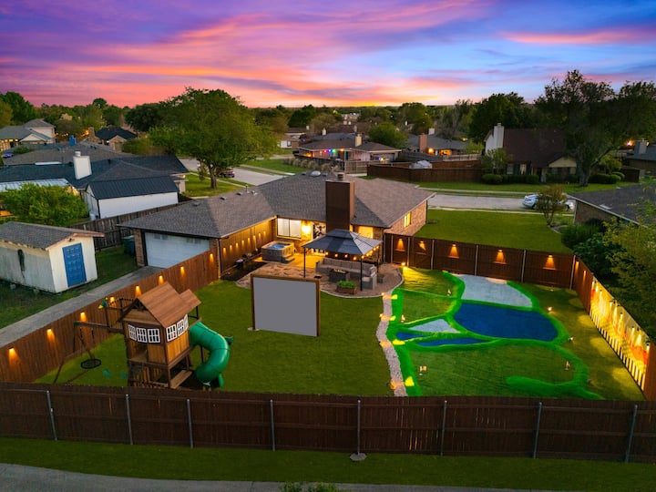 Amber - Hot Tub | Mini Golf | Playset | Game Room! - Lewisville, TX