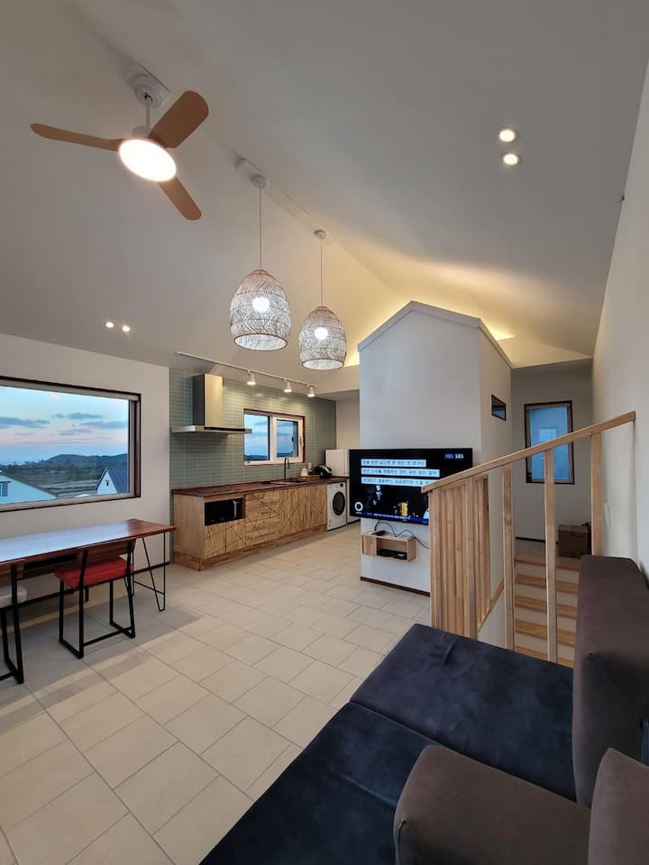 한림읍,4인펜션,금오름,협재해수욕장
제주올라 (Jeju Hola) - Jeju-si