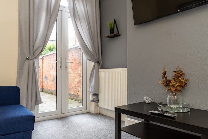 Entire Luxury Beacon House - Leicester