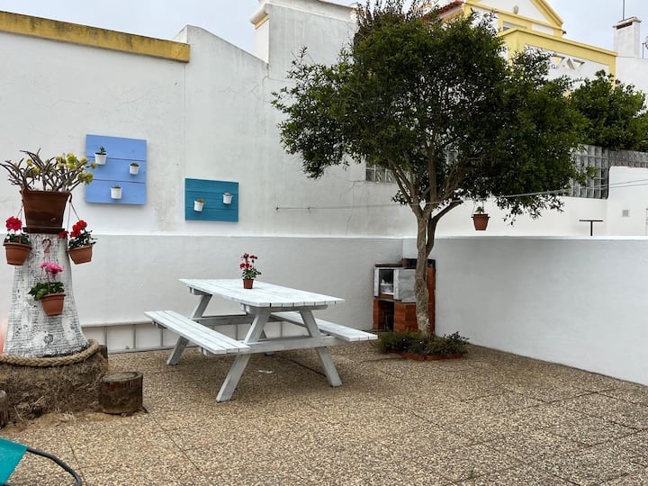 Apartement 2 Chambres Grand Cour 5 Min De La Plage - Vila Nova de Milfontes