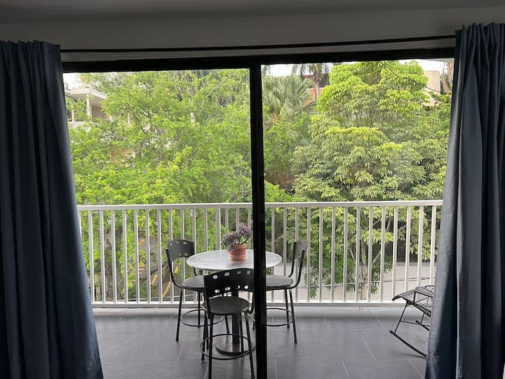 *Huge 120m2 With A View. Netflix And Art 1gb Wifi! - Cali