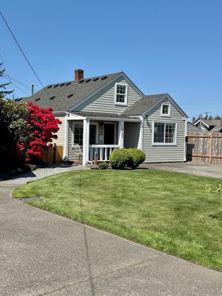 Work Friendly; Downtown Modern Farmhouse - Enumclaw, WA