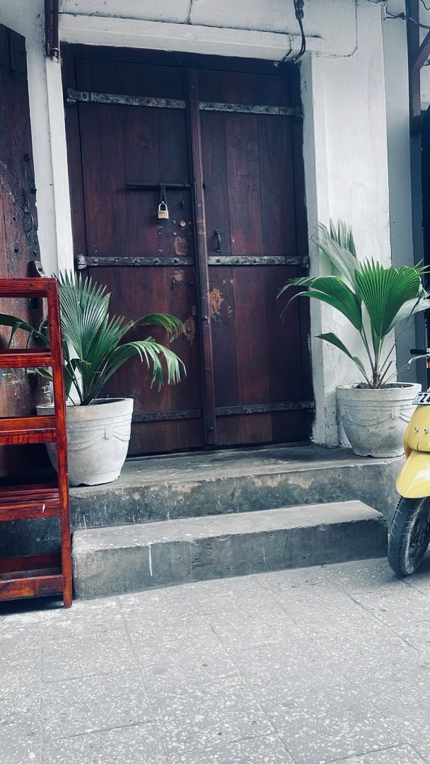 Nomad cave Forodhani (quarto Família/Amigos) - Apartamentos com apoio ...