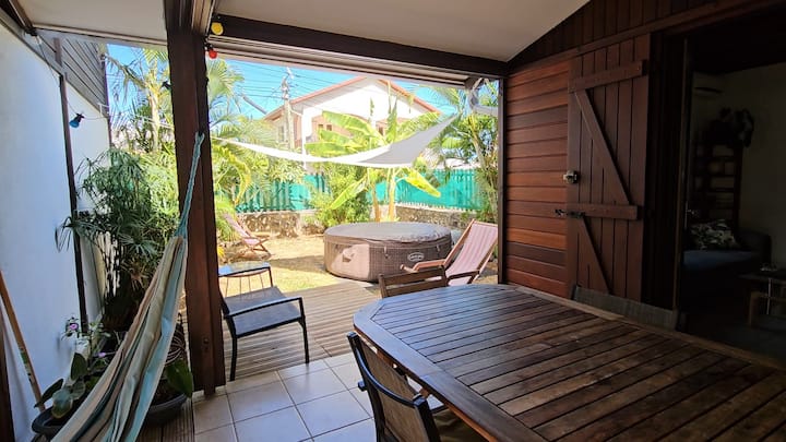 Maison Avec Jacuzzi Coeur De St Gilles Les Bains - Saint-Gilles
