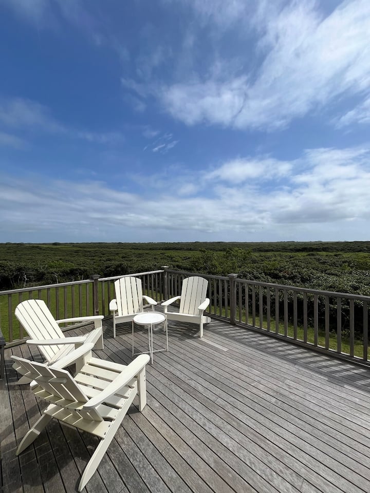 Tranquil Home With Open Floor Plan & Ocean Views - Nantucket, MA
