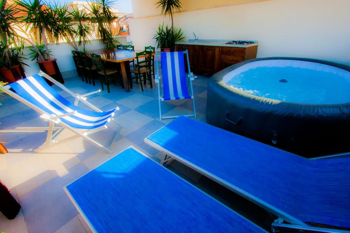 Central Beach, Roof Terrace With Pool, Ladispoli - Cerveteri