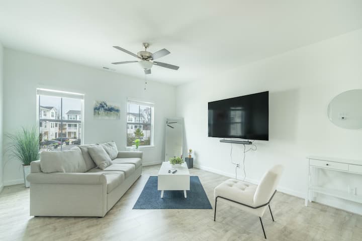 Norfolk 3br Retreat | Beach & Base Access - Norfolk, VA