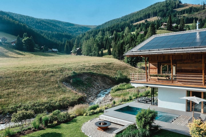 Chalet Falk | Luxury Chalet With Pool & Sauna - Bad Kleinkirchheim