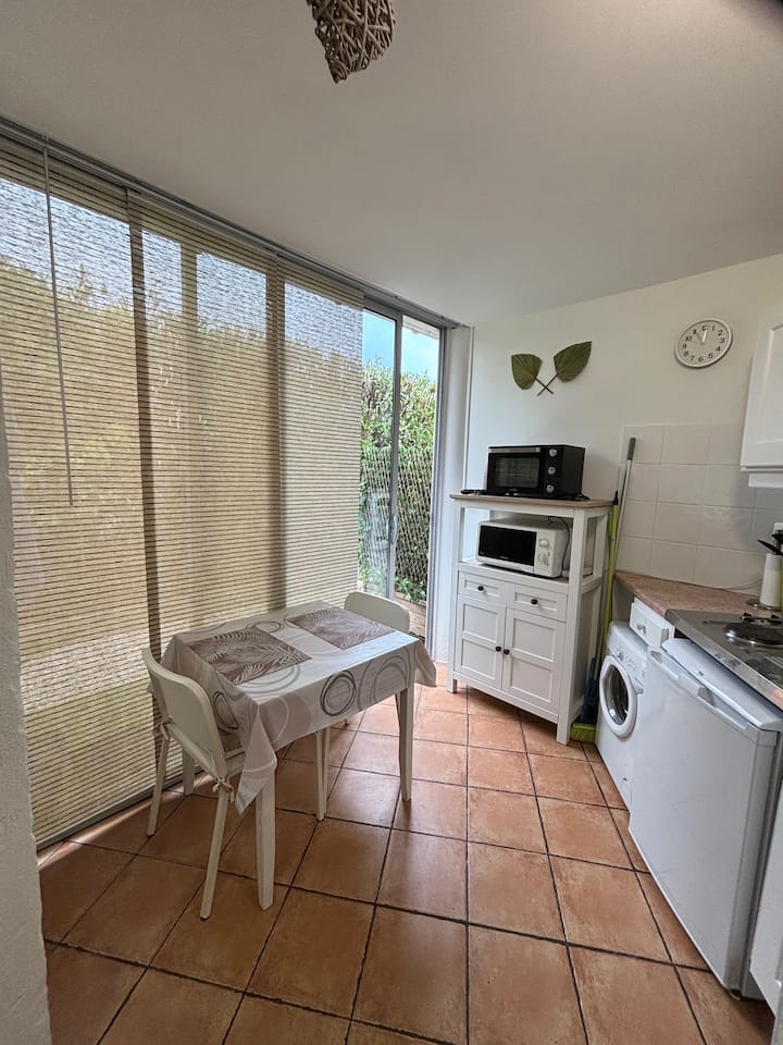 Studio  Mistral Climatisé Au Calme - Fréjus