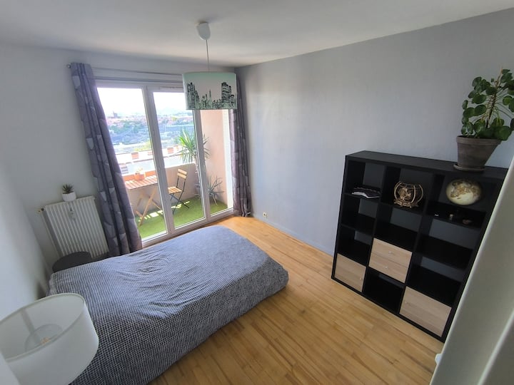 Chambre Avec Balcon Et Vue - Clermont-Ferrand