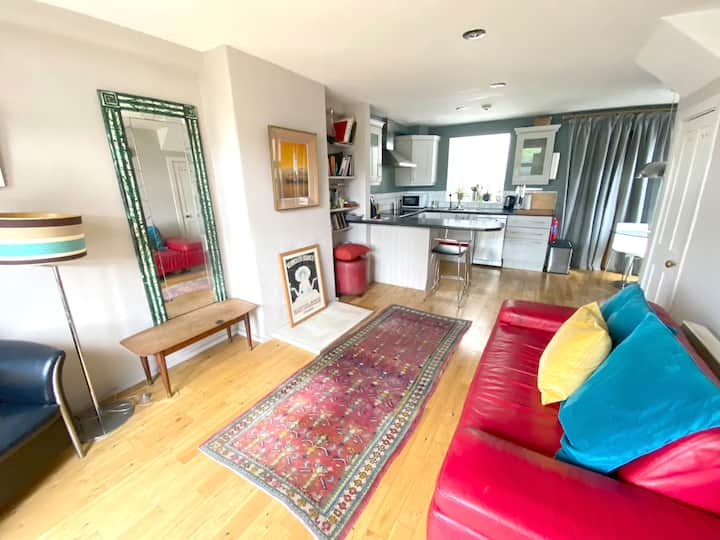 2 Bed Designer Town House - Long Term Discount - Dún Laoghaire
