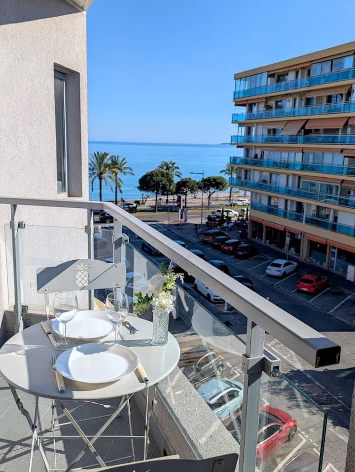T2 Front De Mer Plage Balcon Climatisation - Saint-Laurent-du-Var