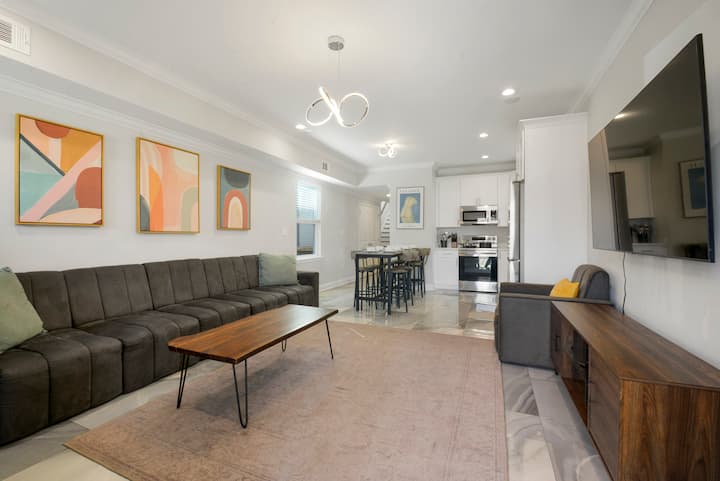 The Bayou Oasis | 8bd/5ba | Heated Pool | Parking - Metairie, LA