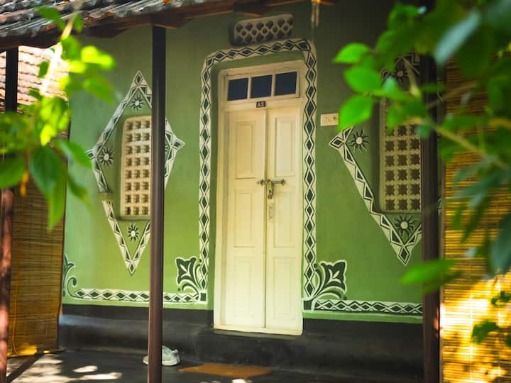 Amba Cottage With Veranda (Air Condition) - Varkala