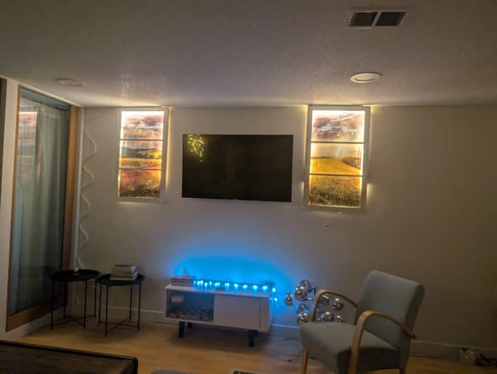 80's Sundown Suite: Regina Nordic Retreat - Regina
