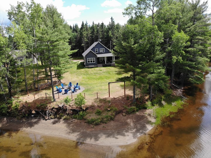 Retraite Spacieuse Au Bord De L'eau Avec Kayaks - Nouveau-Brunswick