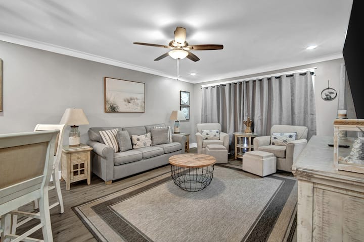 Edgewater Beach Resort Stay At Cozy Beach Getaway! - Panama City Beach, FL