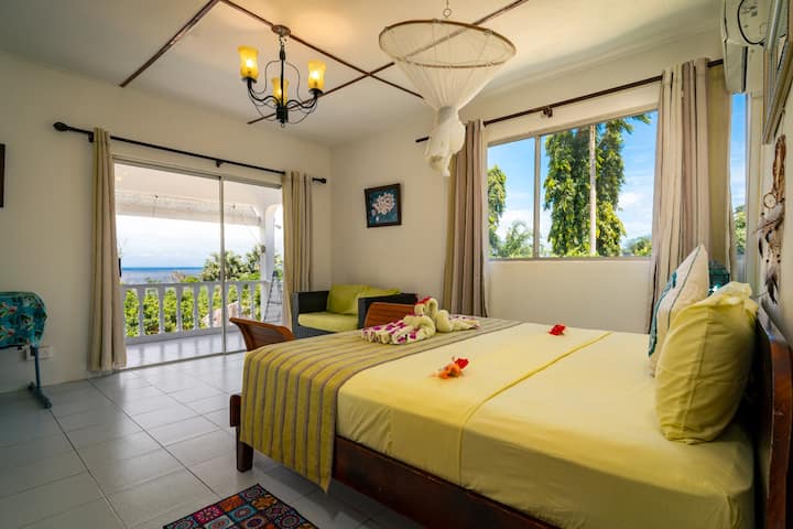 Family Sea View Apartment -Lemongrass Lodge - Victoria