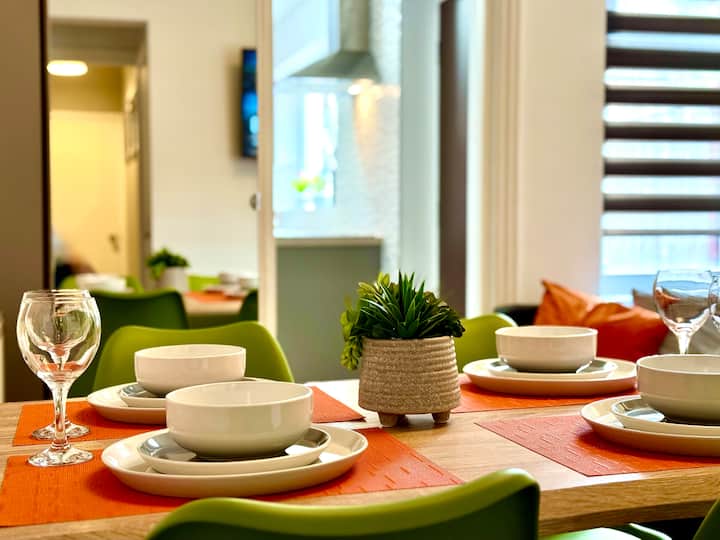 Spacious Stay For 8 Work Trips Or Breaks + Parking - Nottingham