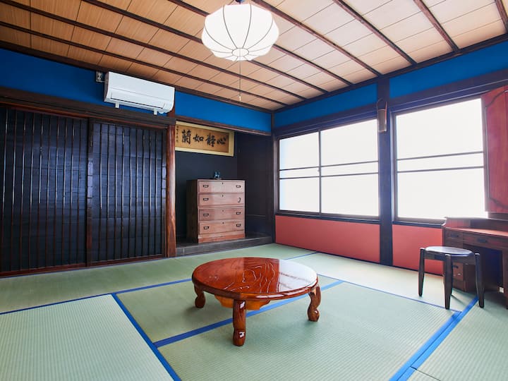 【ちきりの間】築150年の歴史を紡いだ古民家/1~3名/布団・床の間付き/白壁通り - 우키하시